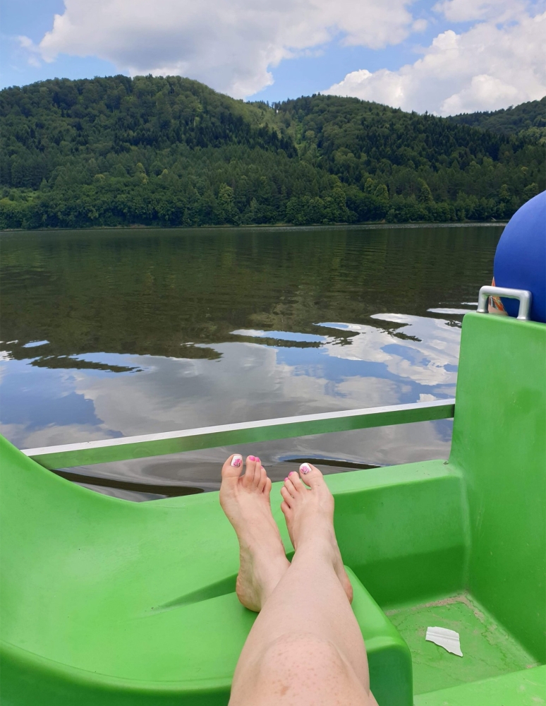 Anna Feet Queen - Foot Adoration, Foot Fetish Directory and Foot Fetish ...