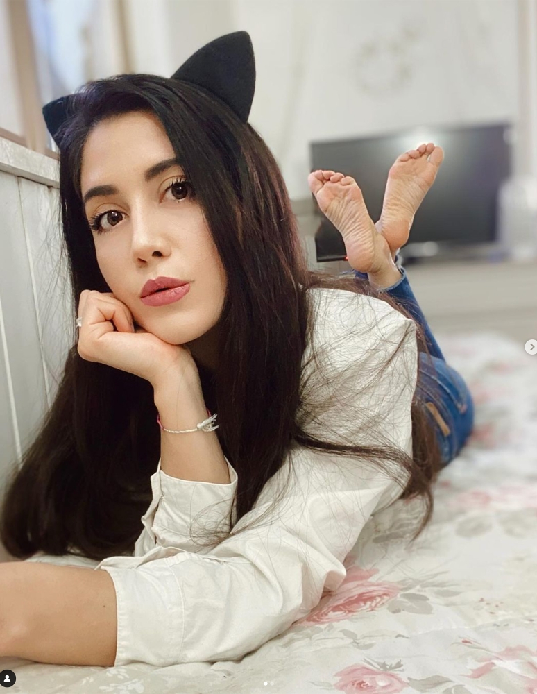 Debra's Feet - Foot Adoration, Foot Fetish Directory and Foot Fetish ...