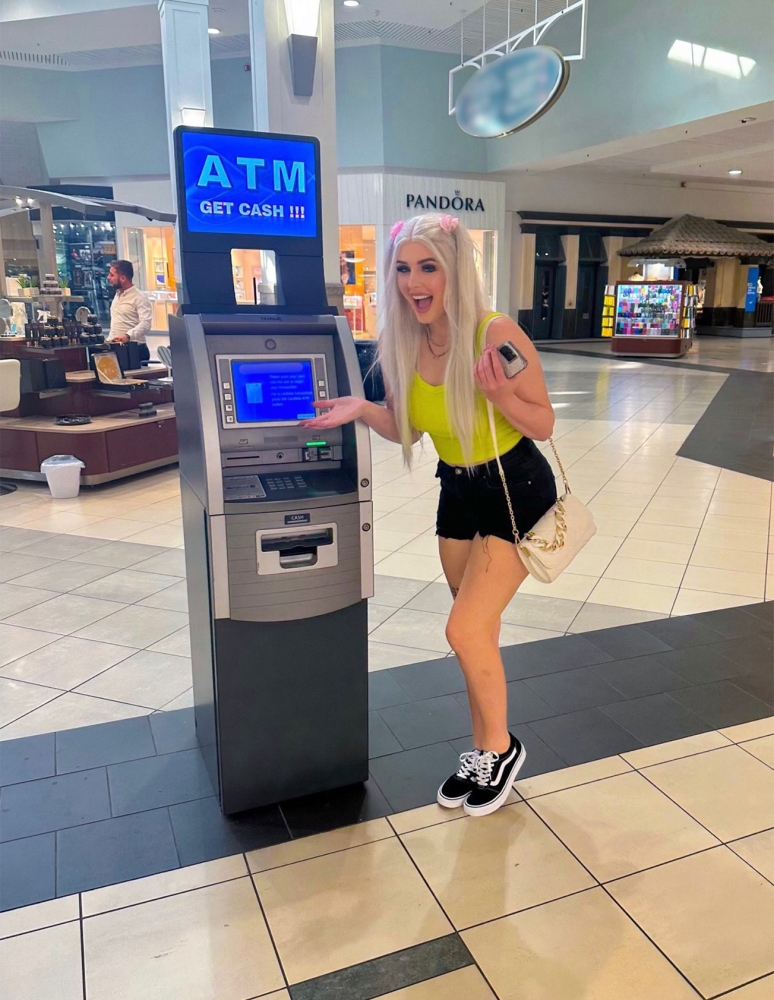 Empress Panda - Foot Adoration, Foot Fetish Directory and Foot Fetish Content Creator Index