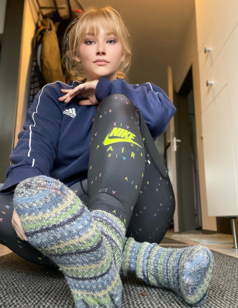 Goddess Melissa - Foot Adoration, Foot Fetish Directory and Foot Fetish ...