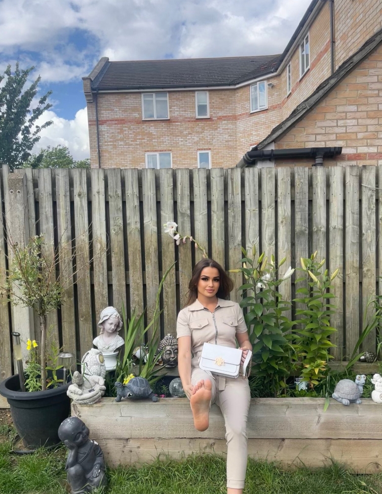 Goddess Ruby - Foot Adoration, Foot Fetish Directory and Foot Fetish Content Creator Index