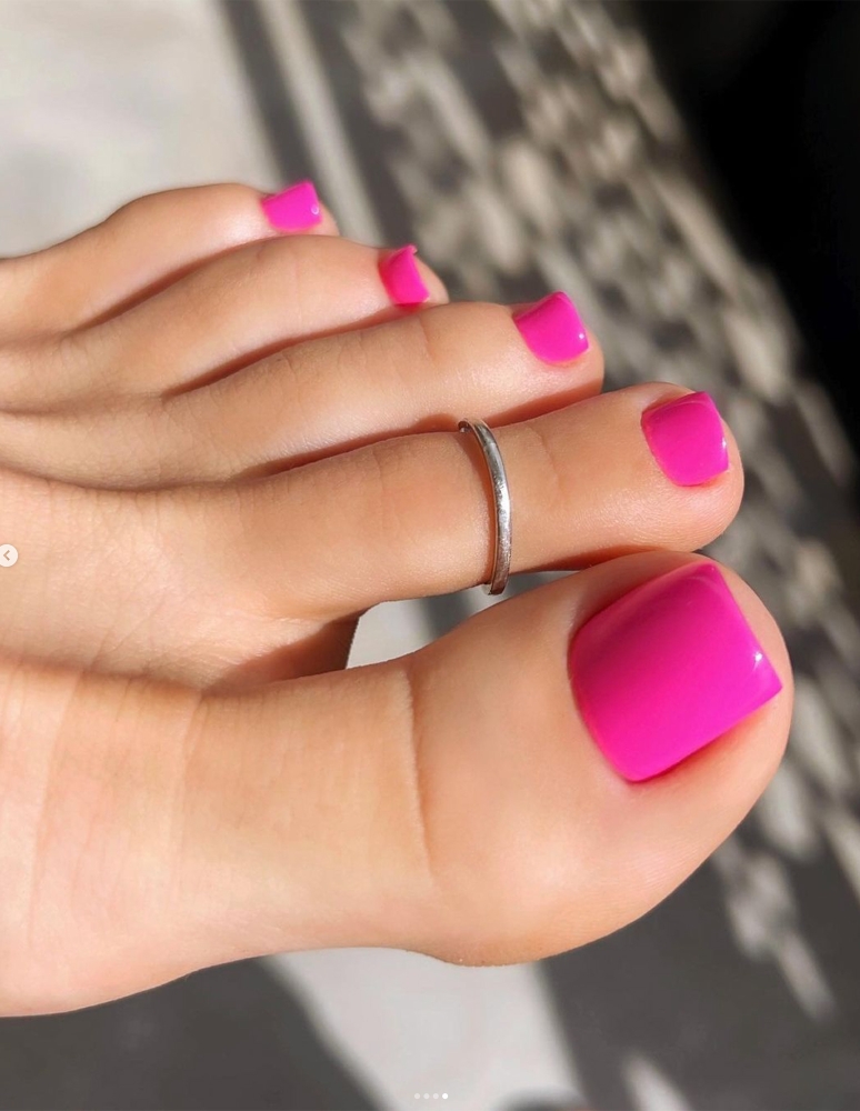 Golden Gigi - Foot Adoration, Foot Fetish Directory and Foot Fetish ...