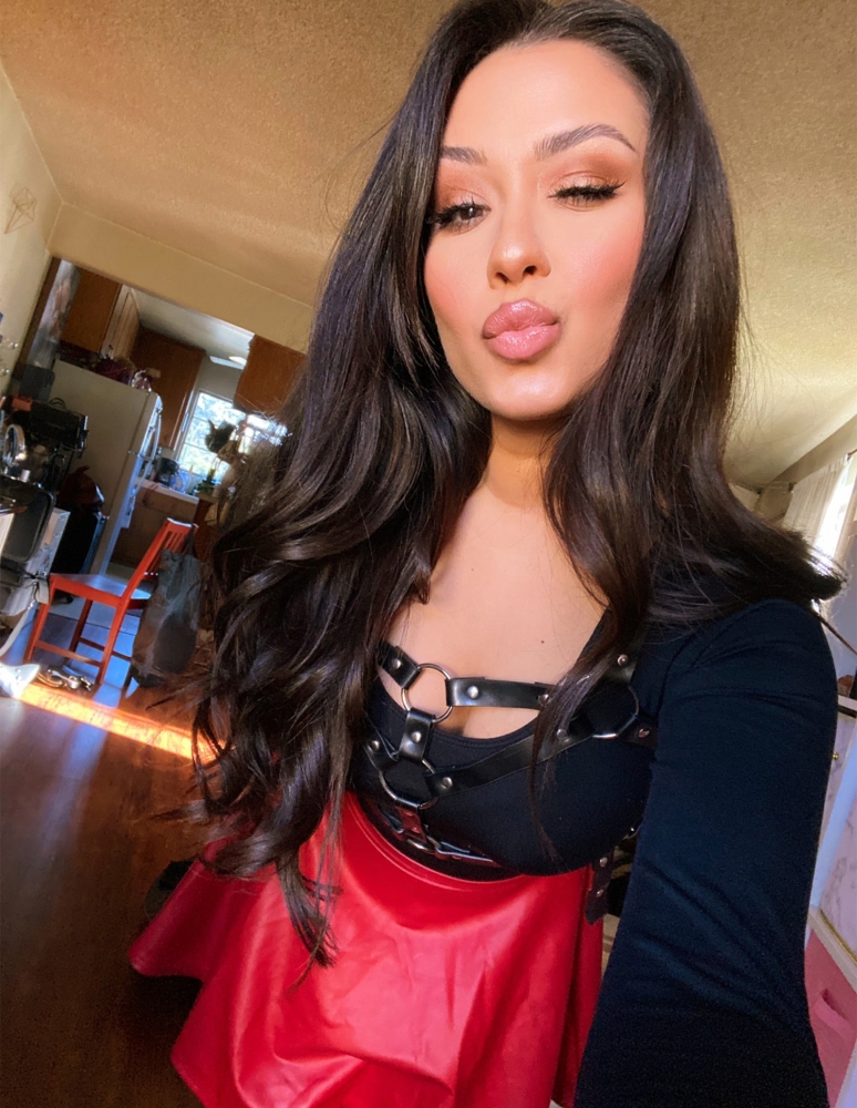 Miss Lexi Chase - Foot Adoration, Foot Fetish Directory and Foot Fetish Content Creator Index